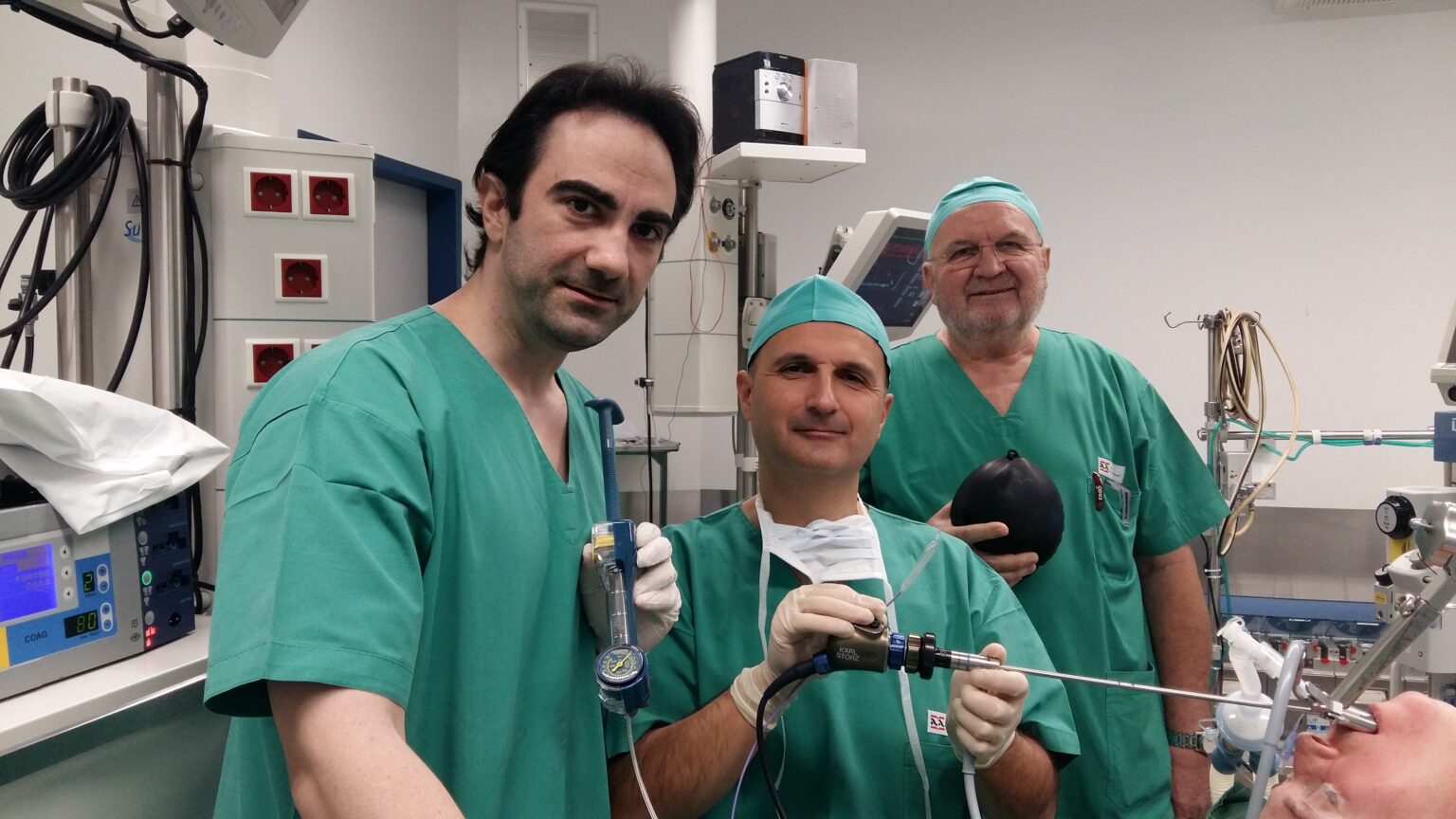 ΔΙΕΘΝΕΙΣ ΣΥΝΕΡΓΑΣΙΕΣ – Dr. Ζαρογουλίδης Παύλος
